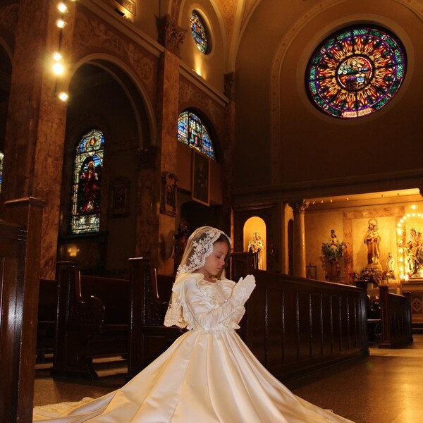 Flower Girl's Veil, First Holy Communion Veil, Baptism Veil, Lace Veil ...