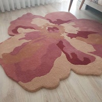 Solid Plain Ivory Irregular Shape Handmade Woolen Tuffted Carpet ...