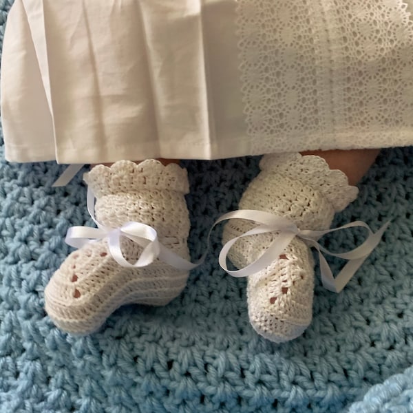 Classic Bonnet Booties & Bib Set Baby Girl 0-3 Months Cotton Thread ...