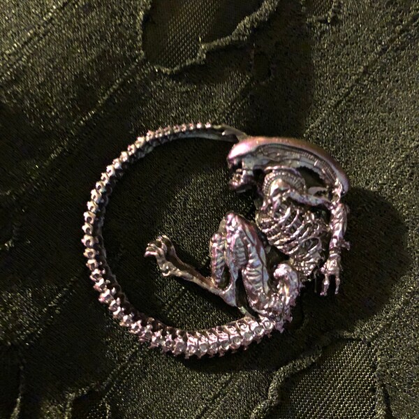 Xenomorph Pin, Xenomorph Brooch, Xenomorph Patch, Xenomorph Resin - Etsy