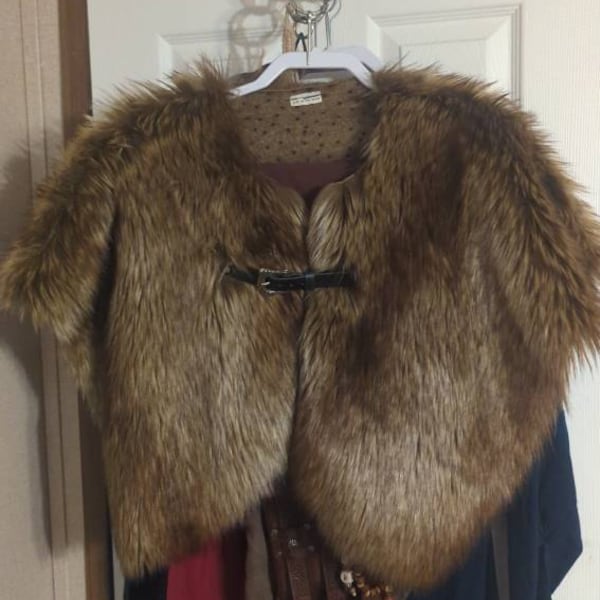 Viking Fur Mantle, Capelet, Medieval, Deluxe Faux Fur - Choose Size /P ...