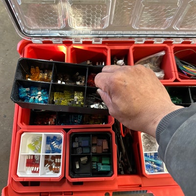 Milwaukee PACKOUT Small Parts Organizer Center Bin Set 3-bins Neat ...