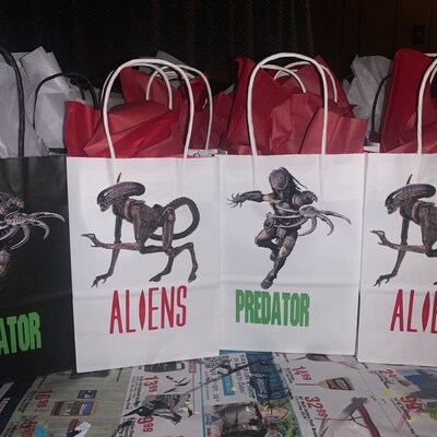 ALIENS VS PREDATOR Cake Topper - Etsy