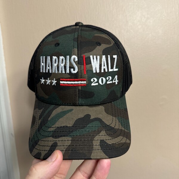 Crow and Raven Peanut Necklace, Blackberry Hat, Funny Bird Glass ...