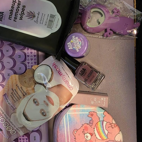 Favorite Color Mystery Box/ Mystery Bags/cute/ Trending - Etsy