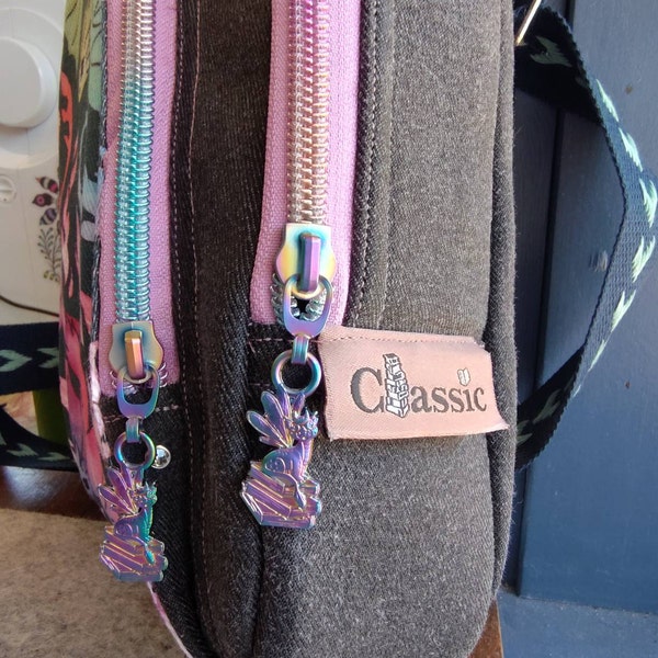 UFO Zipper Pull - Etsy