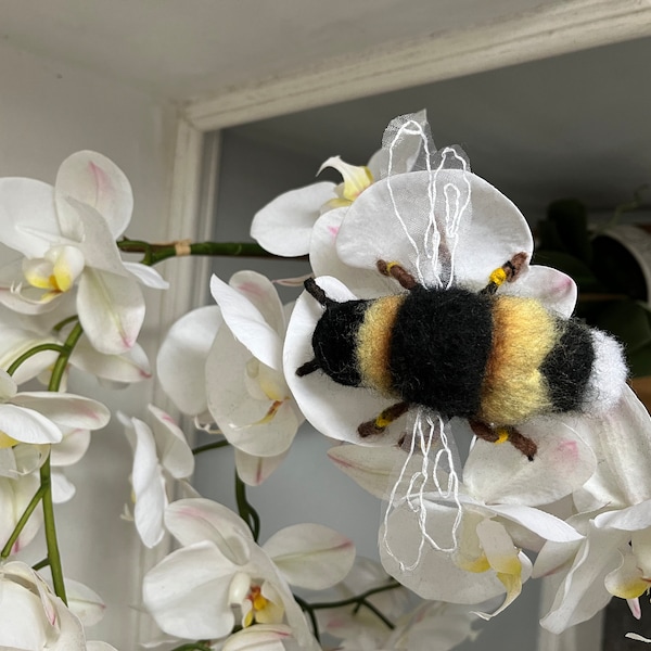 Needle Felted Bumble Bee Tutorial - Mr Bumbley Bee - Etsy