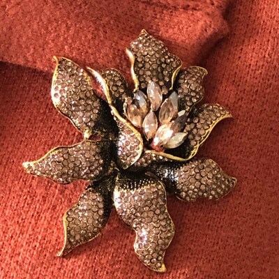 Beautiful Roses Brooches Two Colors Blue, Pink Perfect Present With ...