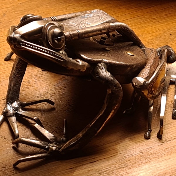Recycled Scrap Metal Frog Sculpture: Bespoke Animal Art - Etsy