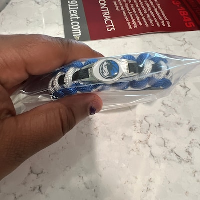 6 String Plastic Lace Keychain - Etsy