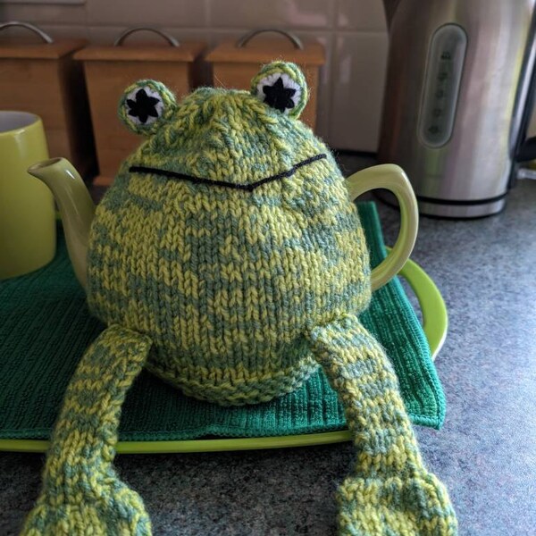 Freddie Frog Hand-knitted Tea Cosy. Medium Size - Etsy UK