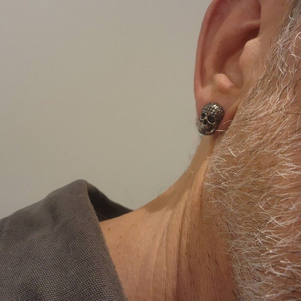 Magnapin How to Wear a Brooch or Pin Without Putting a Hole or ...