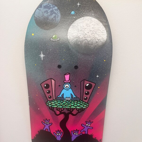 Alien Paint - No.8 - Spraypaint Can Sculpture - Graffiti, Spray, Paint ...