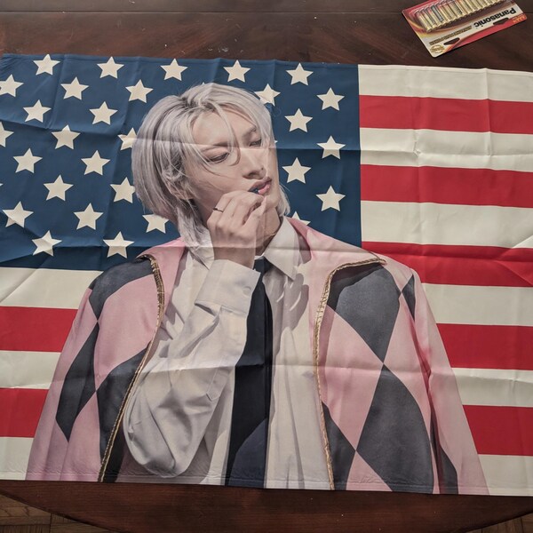 Stray Kids Han Lip Bite UK Flag, Han Jisung UK Tapestry, Stray Kids ...