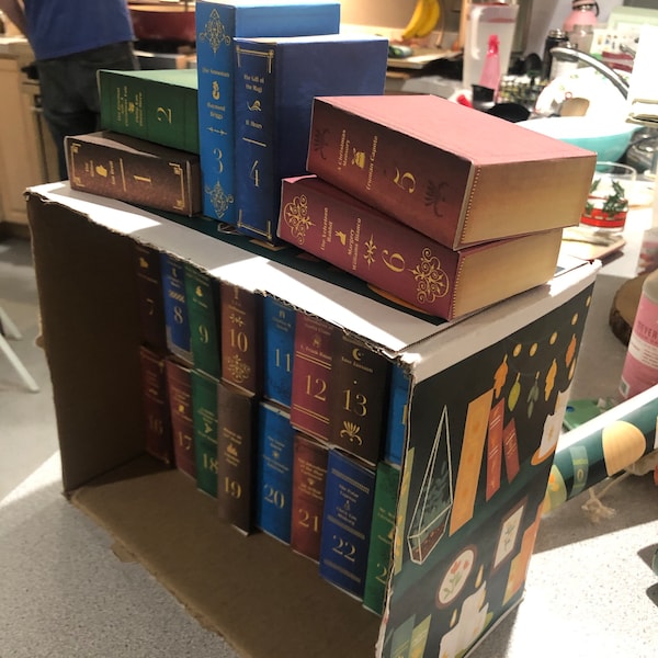 Christmas Books Advent Calendar 25 Advent Box for a Christmas Countdown ...