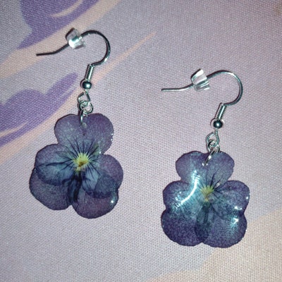 Handmade Resin Violet Flower Earrings, Pressed Real Flower Resin ...