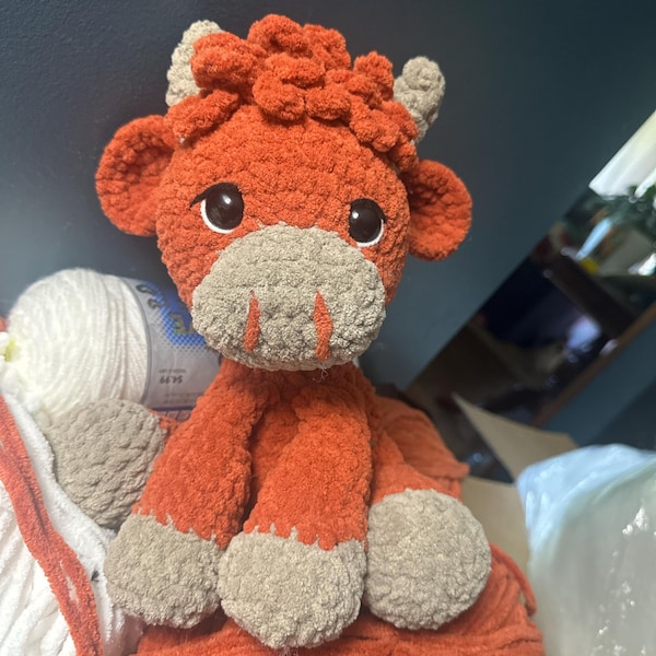 Crochet Sitting Highland Cow Amigurumi Pattern | Farm Animal Crochet ...