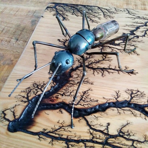 Metal Sculpture Wasp, Black Wasp America. Art Wasp Figurine. Welded ...