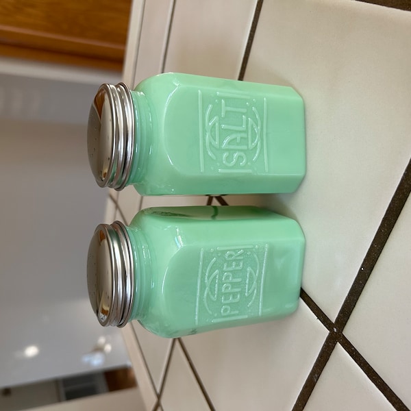 Jadeite Green Glass Salt & Pepper Shaker Set, LRG - Depression Style ...