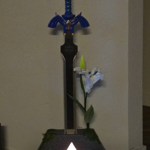 Legend of Zelda Triforce Display Pedestal of Time for Master Sword ...