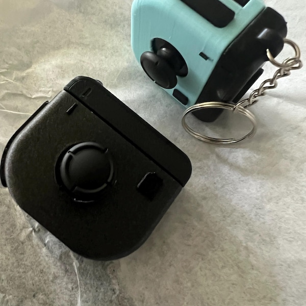 Joy-con Controller Inspired AirTag Holder + Fidget Toy – Clickable ...