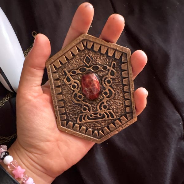 Resident Evil 4 - Water Scooter Key / Jet Ski Key! Ada Wong Gives Leon ...