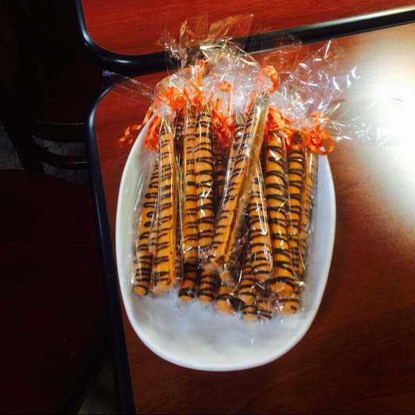 24 Tiger Themed Chocolate Covered Pretzels - Tiger Stripes Set of 24 - Etsy