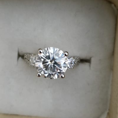 2 CT Center Princess Cut Side Two Princess Cut Moissanite Diamond Ring ...