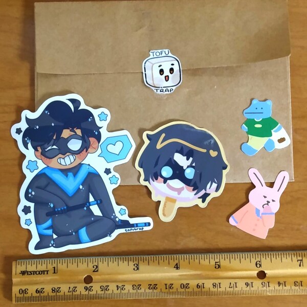 Nightwing 4" Sticker / 2" Double-sided Acrylic Charm - Etsy