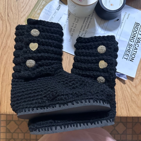 Crochet Pattern / Cozy Ugg Style Boots / DIY Woman Boot / Crochet Shoes ...