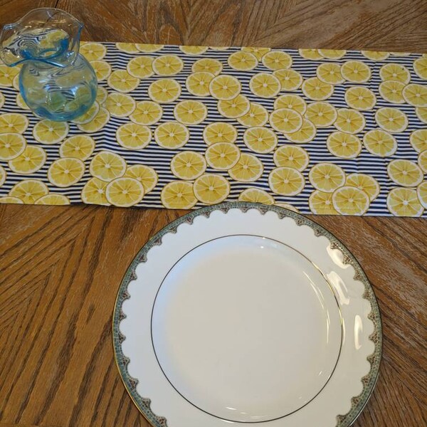 15 Cardinals in Snow and Red Velvet Tree Topper Bow, With Four 6' Tails ...