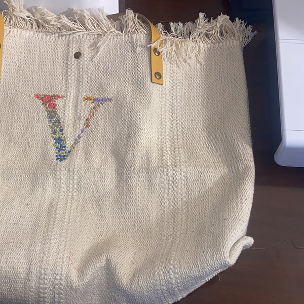 Machine Embroidery LETTER V Uppercase 10cm /4" Tall Dainty Floral Font ...