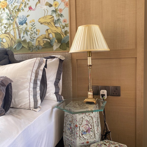 A Good Pair of Vintage Brass Corinthian Column Side/table Lamps With ...