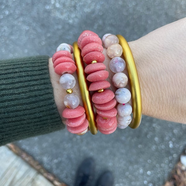 Spring Bracelets Jewelry in Colors Black ,silver , Gold and Gray ...