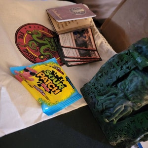 Cthulhu Deck Box Magic the Gathering Deck Box Personalized - Etsy