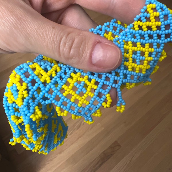 KORALIKY. Ukrainian Modern Handmade Bead Netting Stitch NECKLACE ...