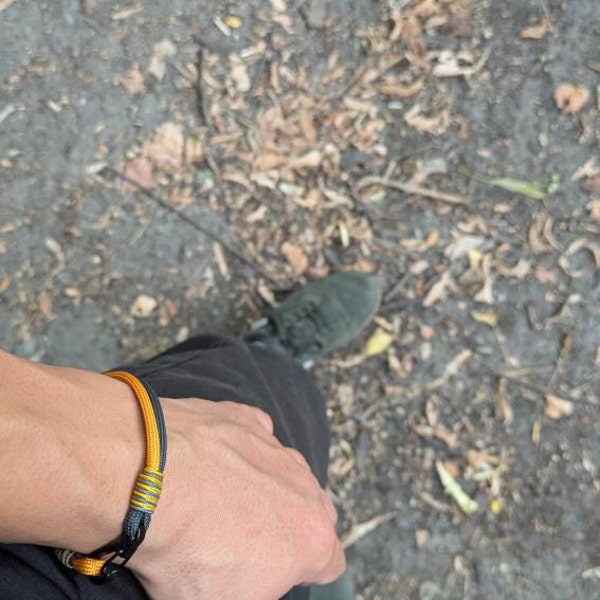 Thin Paracord Bracelet. Bangle Rope Made of Paracord and Carabine for ...