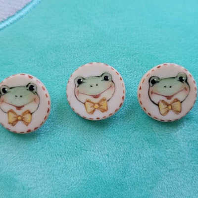 Frog Button Set of 3 - Etsy