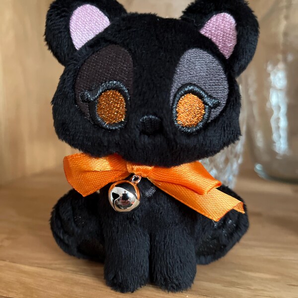 Zyniza the Poison Ivy Cat - Littlefox's Toebeans - Mystical Spooky ...
