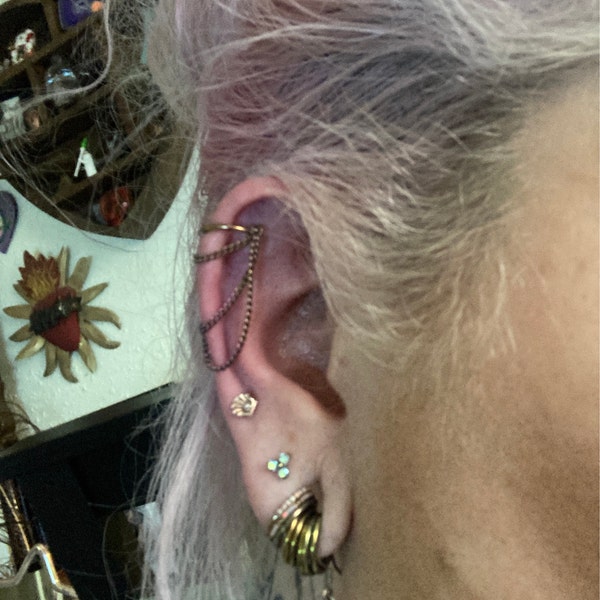 TITANIUM 16g Clicker With Triple Waterfall Chain for Ear Helix Piercing, Multiple Diameter ...