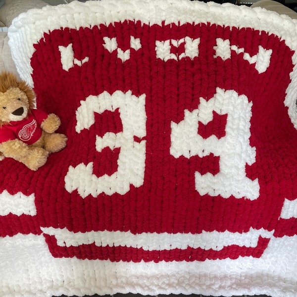 Bluey Hand Knitted Chunky Blanket - Etsy