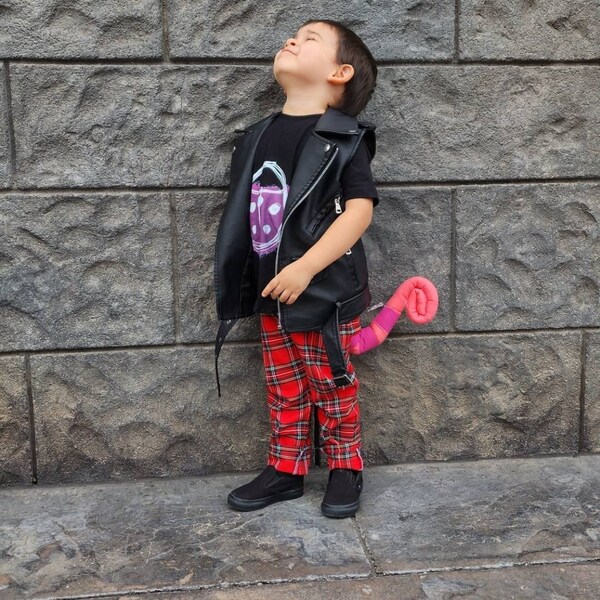 Toothless Tail. How to Train Your Dragon. Black AND Red Fins. Dragon ...