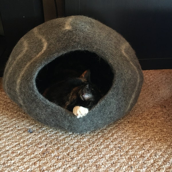 50cm Wool Felt Stripe Design Cat Bed, Handmade Wool Pet Bed, Round ...