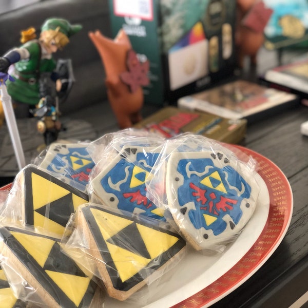 Zelda Themed Cookies Link and Zelda Shield 1 Dozen - Etsy