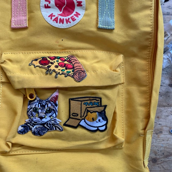 Tabby Cat Badge, Brindle Cat Iron-on Patch, Peeping Kitty Applique ...