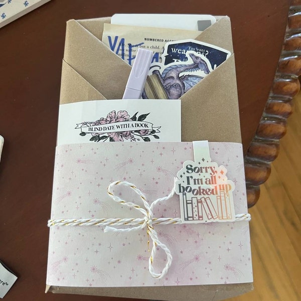 Blind Date With a Classic Book W/ Stickers, Magnetic Bookmark, Bookmark ...
