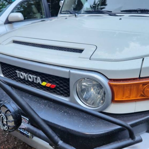 Toyota Tri-color Grille Badge Emblem. (LIFETIME WARRANTY) Tacoma ...