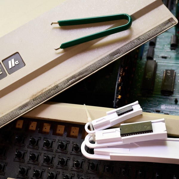 Retro Computer Monitor Stand /display Shelf With Logo. Commodore, Atari ...