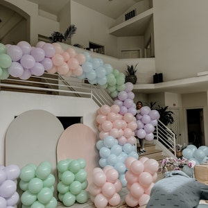 Mountain Ash Balloon Garland Kit / Eucalyptus Balloon Arch - Etsy