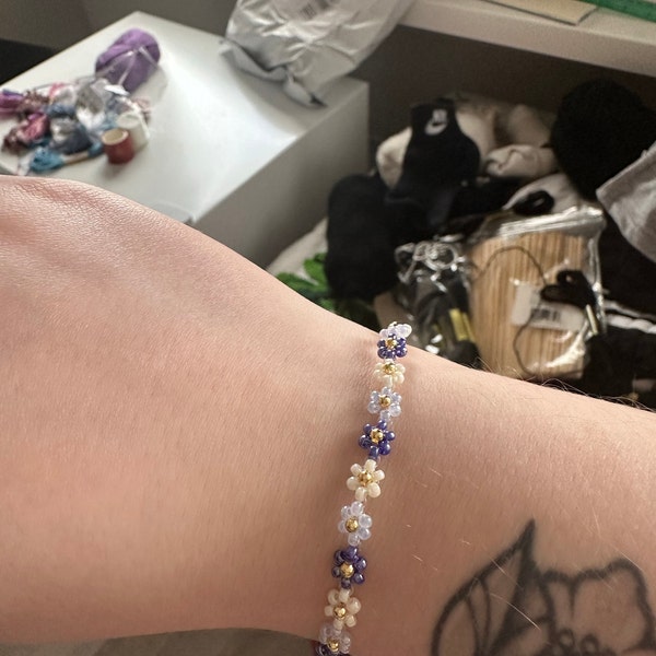 Beaded Daisy Flower Bracelets Tutorial - Matching Design: DIY Handmade ...